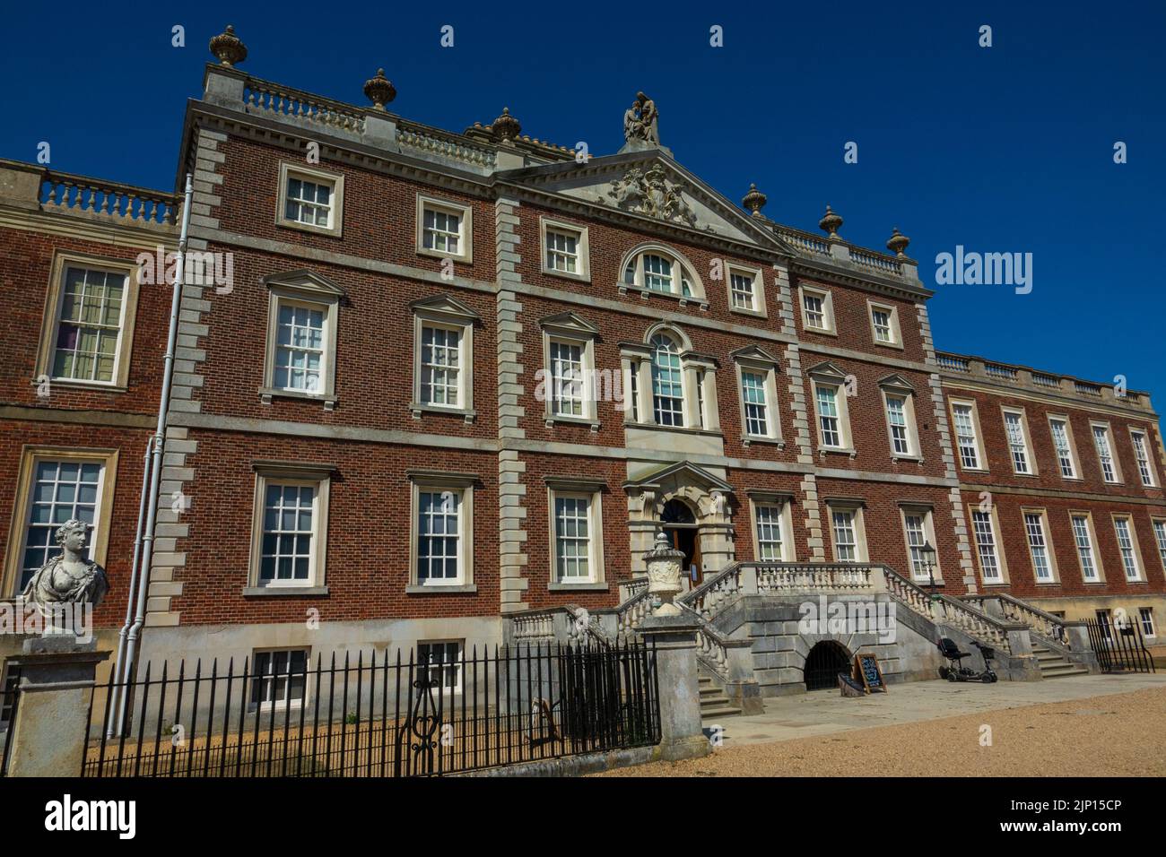 Wimpole estate cambridgeshire uk hi-res stock photography and images ...