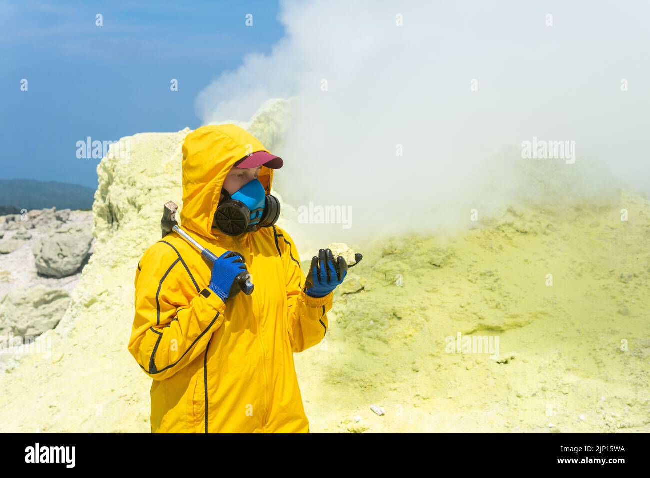 Volcanologist of sulfur hi-res stock photography and images - Alamy