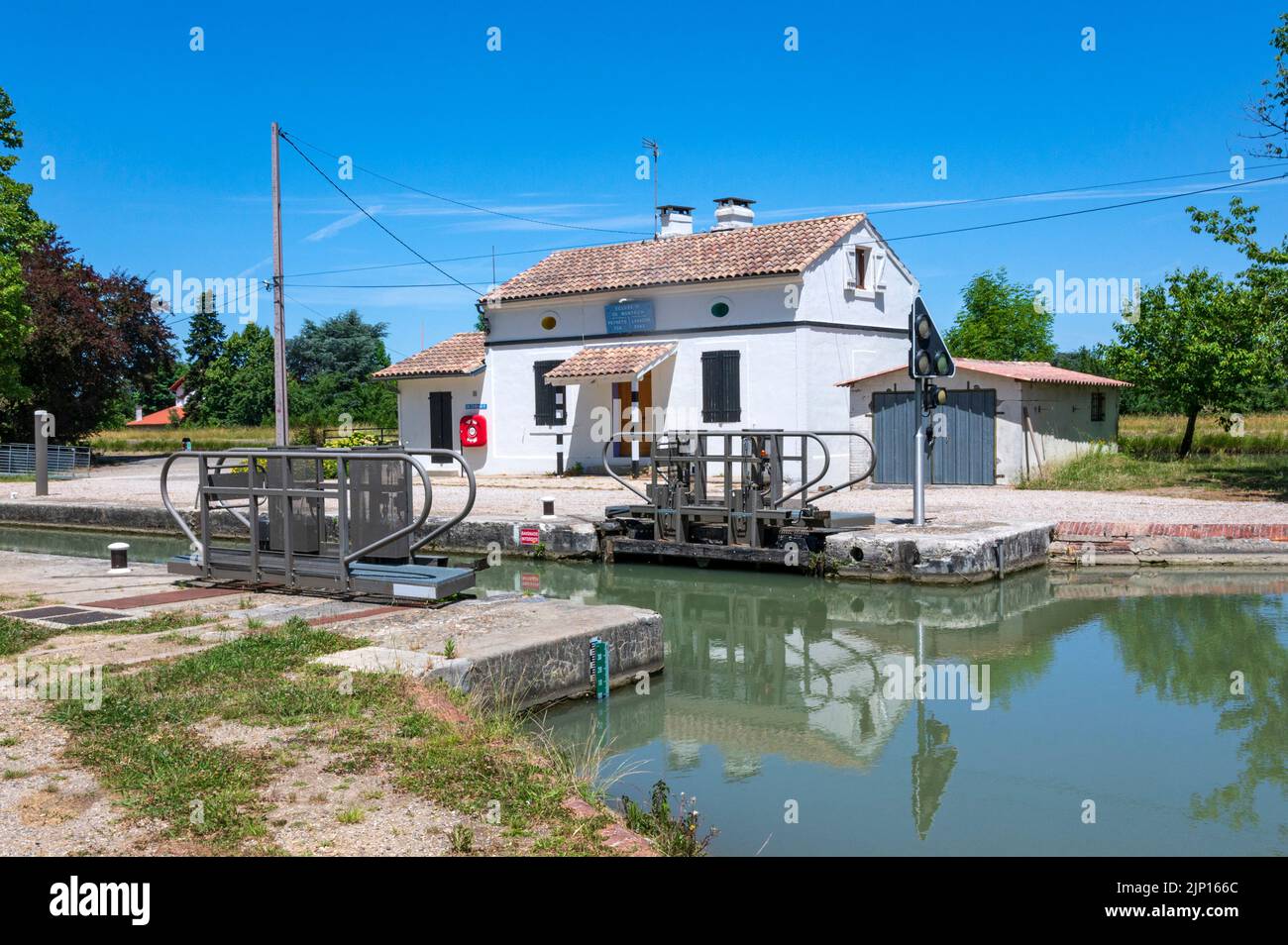 Ecluse de montech hi-res stock photography and images - Alamy