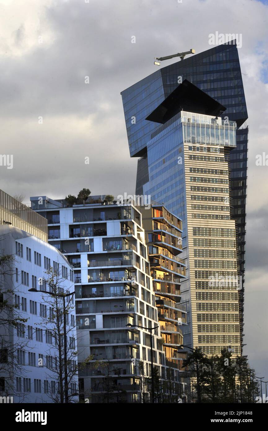 FRANCE. PARIS (75) 13TH ARR. LEFT BANK. ZAC MASSENA-BRUNESEAU. THE DUO ...