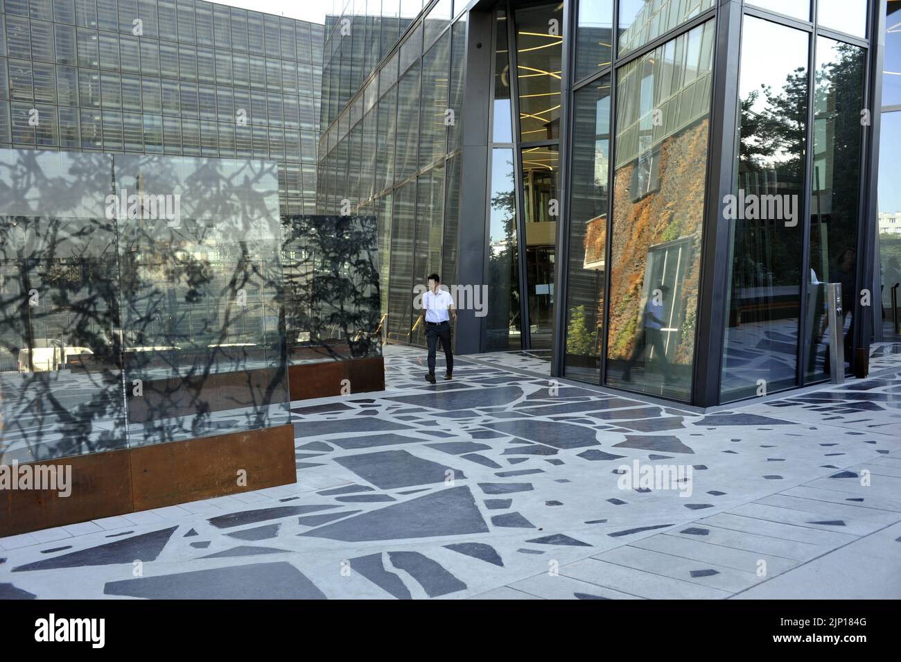 FRANCE. PARIS (75) 13TH ARR. LEFT BANK. ZAC MASSENA-BRUNESEAU. THE DUO ...