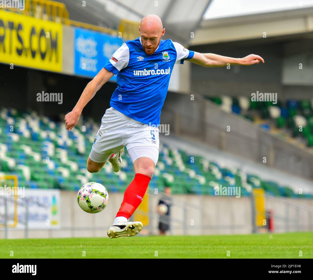 Chris Shields in action - Linfield Vs Portadown, Windsor Park Belfast ...