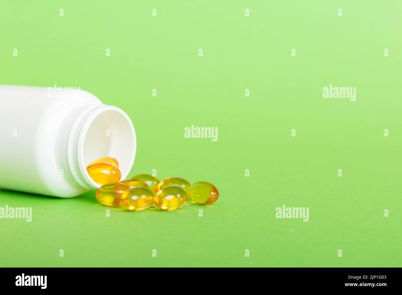 Spilling falling capsules medicine hi-res stock photography and images ...