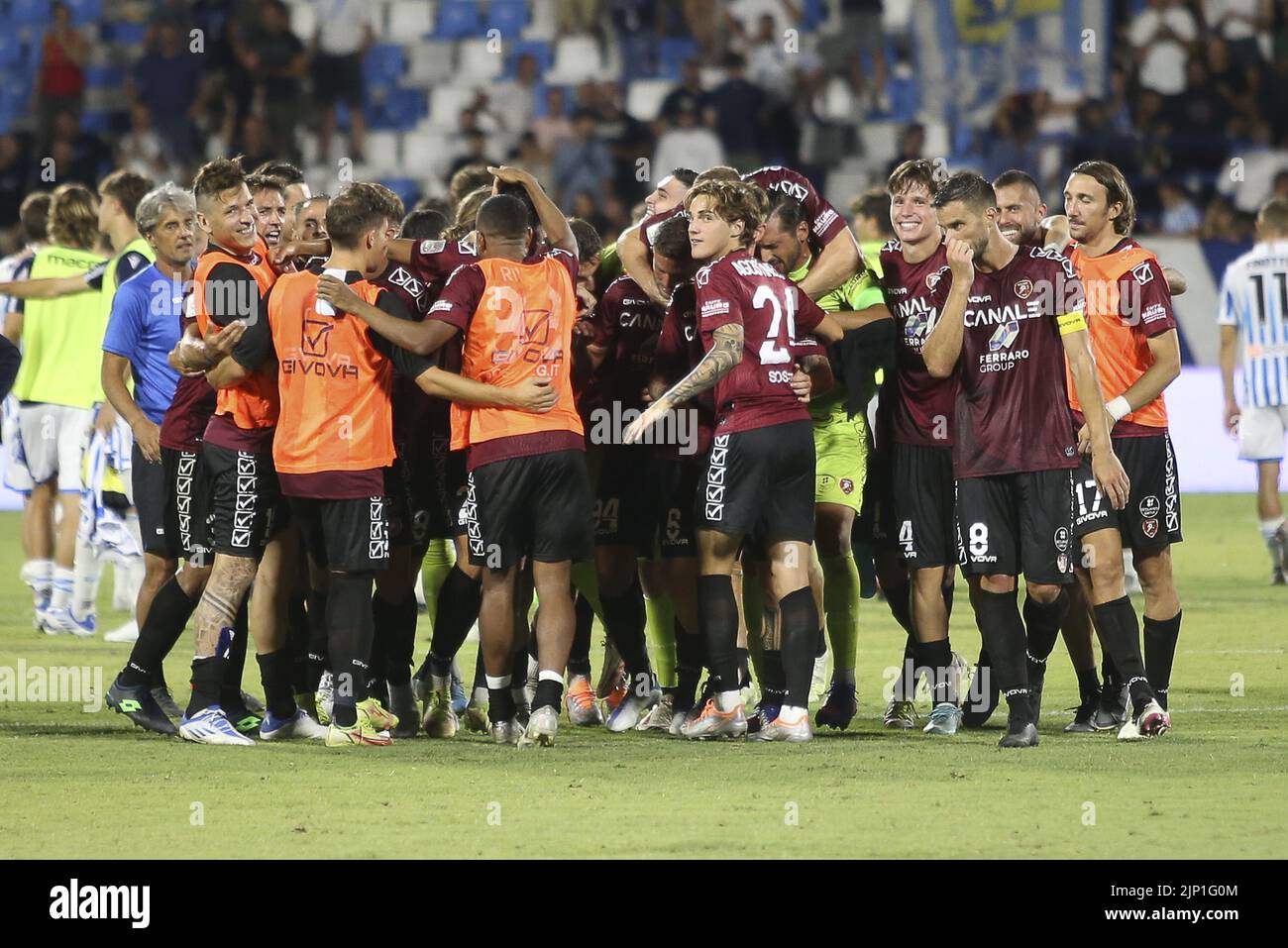 Reggina team celebrate the victory at the end of during Spal vs Reggina ...