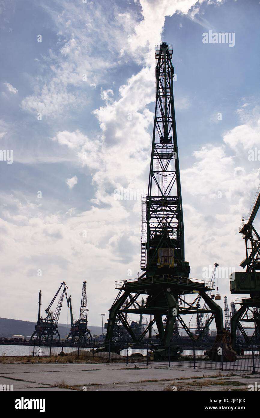 Large crane lifting heavy loads hi-res stock photography and images - Alamy