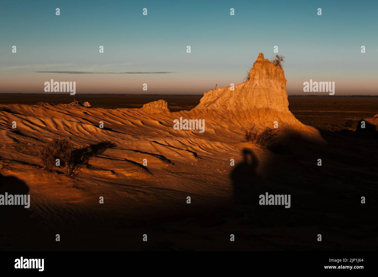 Desert landforms hi-res stock photography and images - Alamy