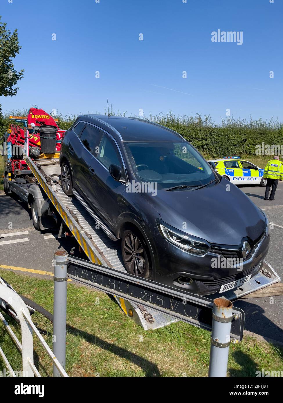 Pickmere, Cheshire, UK. 13th August, 2022. Police remove one of the ...