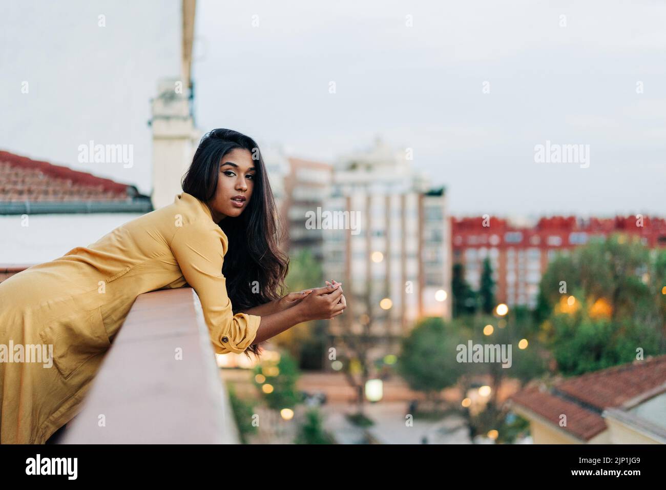 portrait, young woman, metropolis, balcony, portraits, girl, girls ...