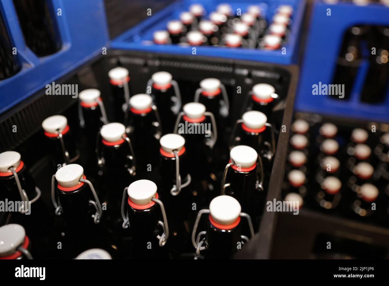 bottle cap, beer box, bottle caps Stock Photo - Alamy