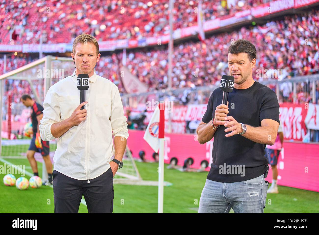 Fernsehsender interview makes an interview hi-res stock photography and ...