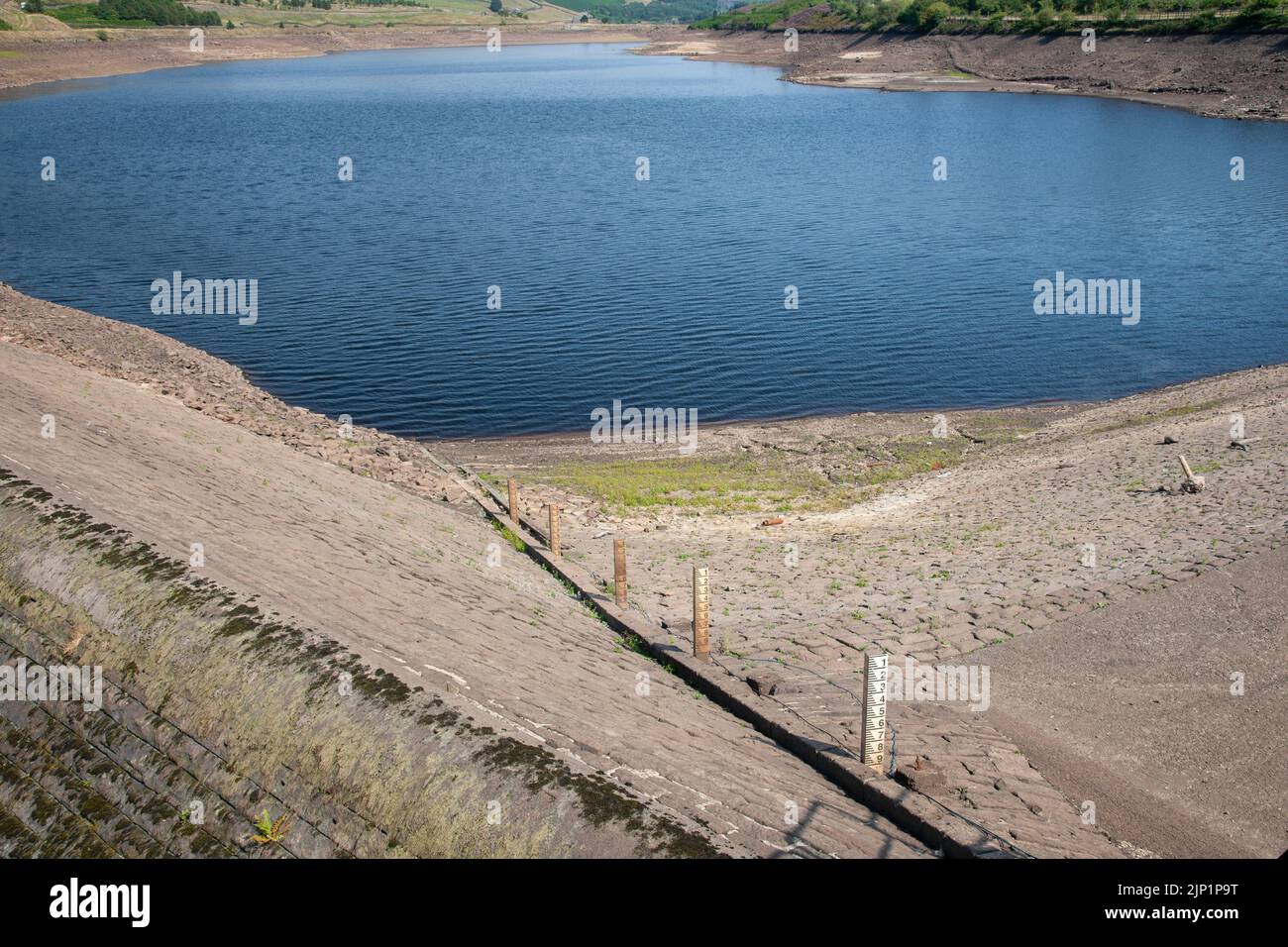 Low water levels at Torside Reservoir in Longdendale, Derbyshire ...