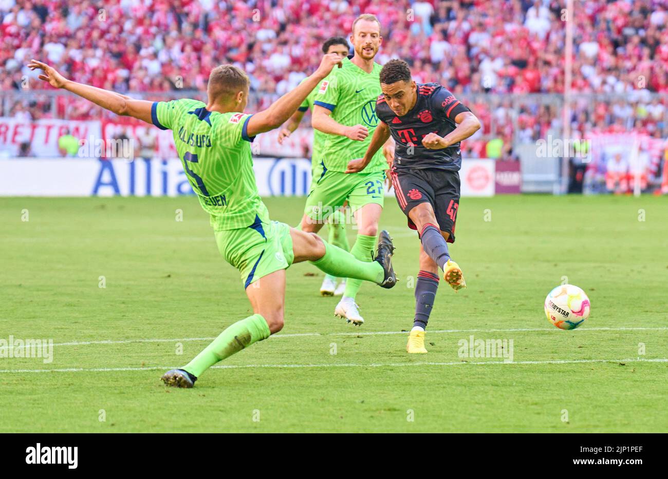 Jamal musiala fc bayern de múnich hi-res stock photography and images ...