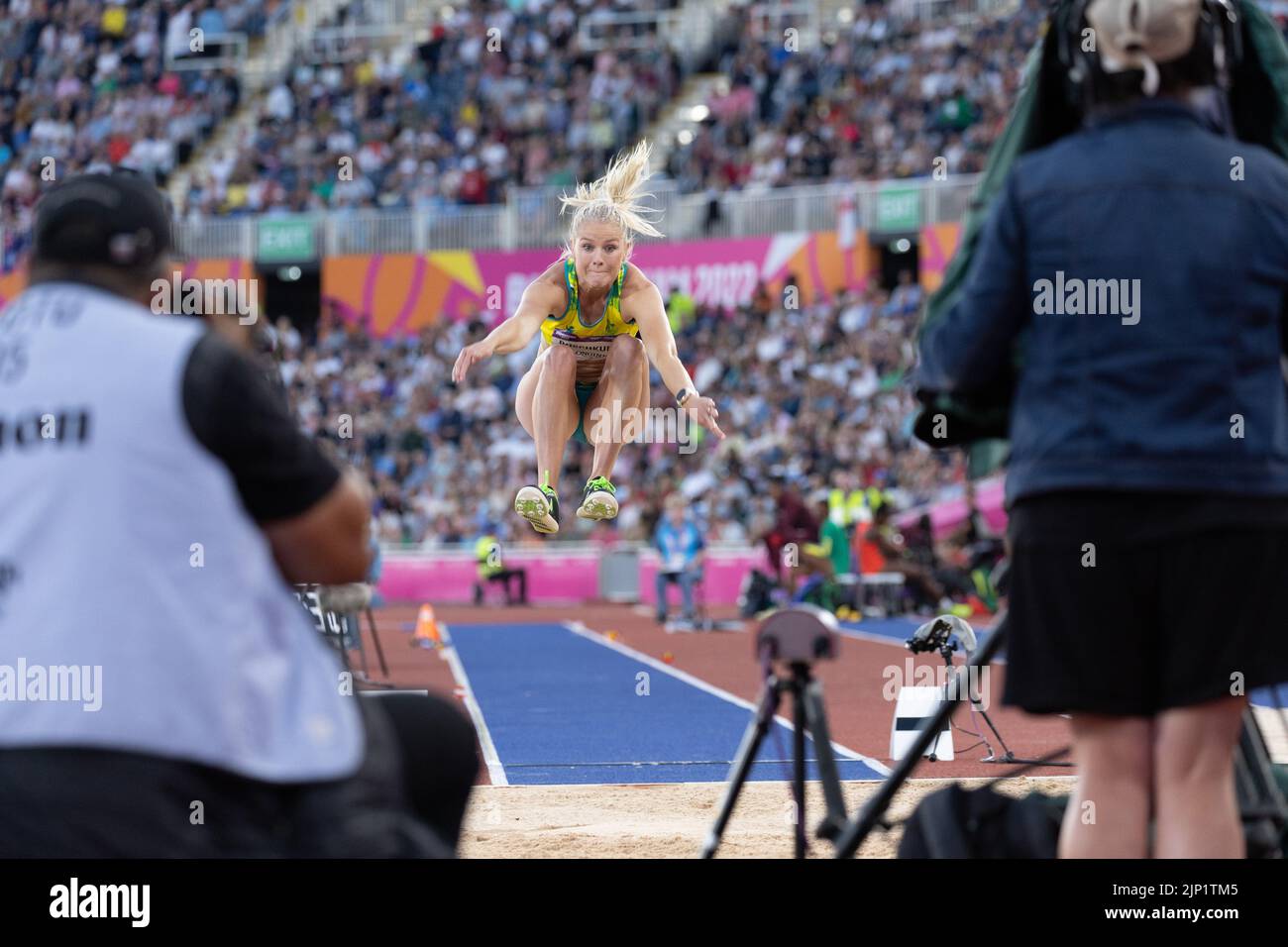 07-8-22 - Brooke Buschkuehl, Australia, in the women's long jump final ...