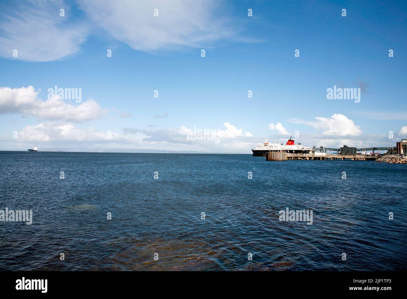 The Caledonian MacBrayne ferry Caledonian Isles moored at Brodick Ferry ...