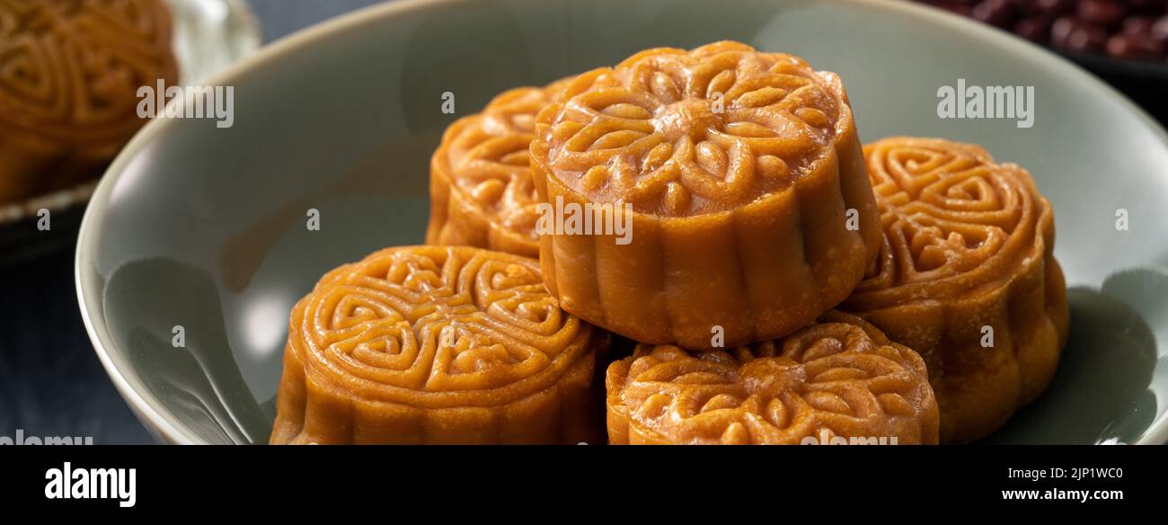 Delicious Cantonese moon cake for Mid-Autumn Festival food mooncake on ...