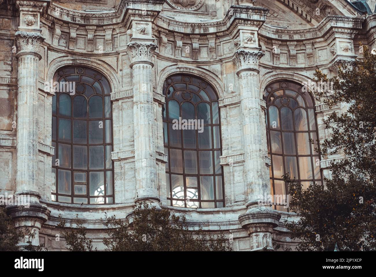 Mosque window wall hi-res stock photography and images - Alamy