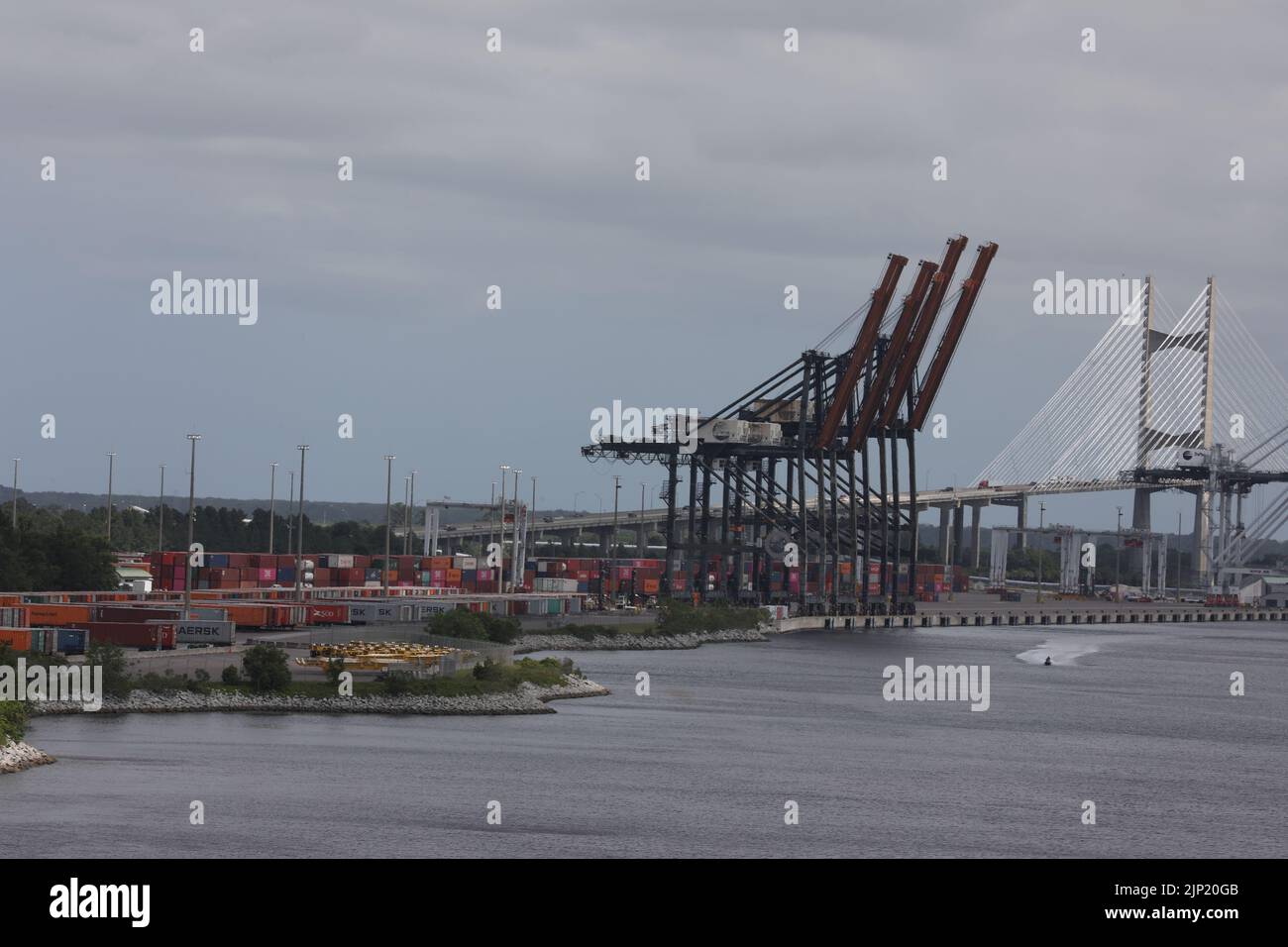 view cargo ship terminal, Unloading crane of cargo ship terminal ...