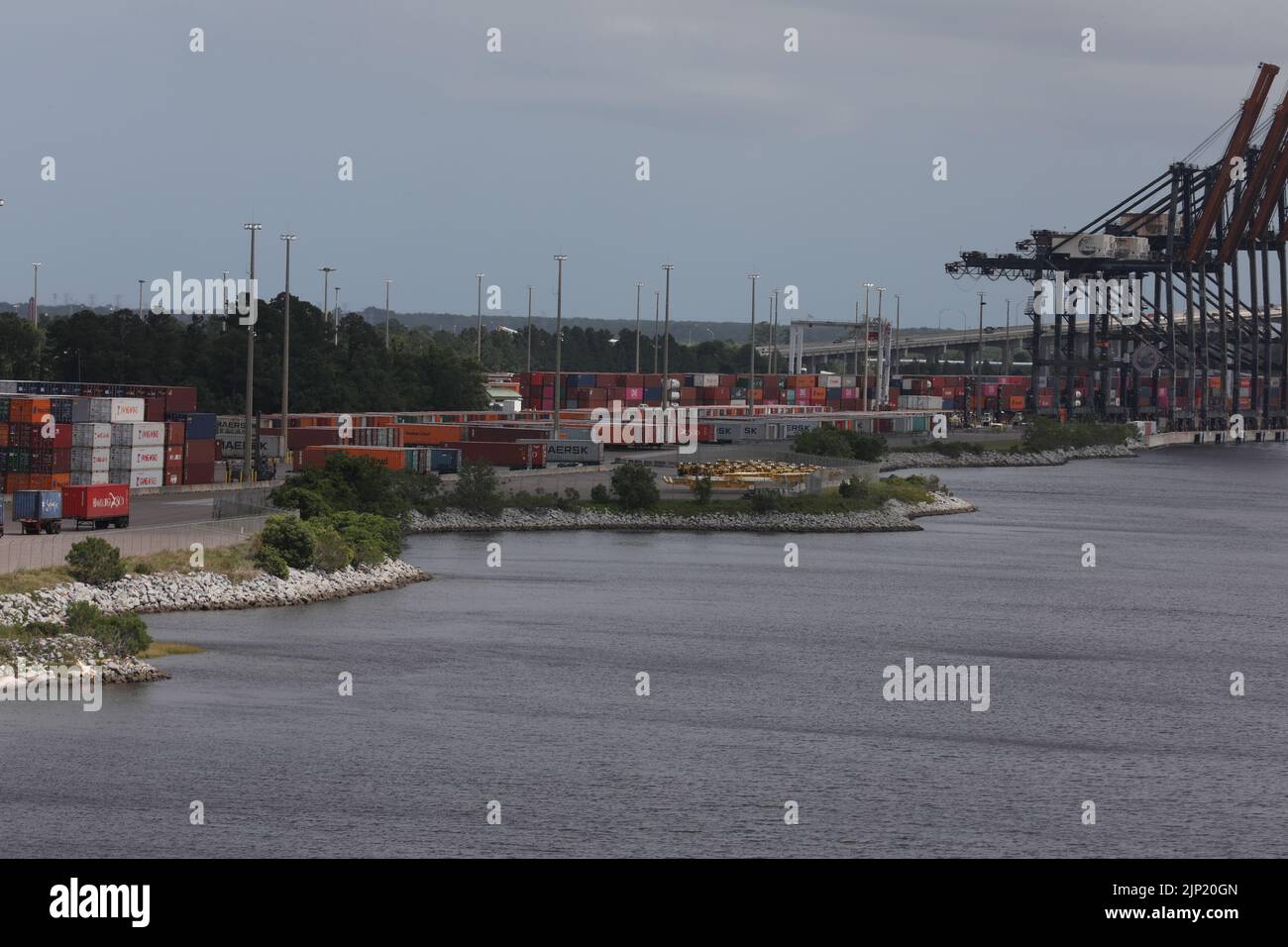 view cargo ship terminal, Unloading crane of cargo ship terminal ...