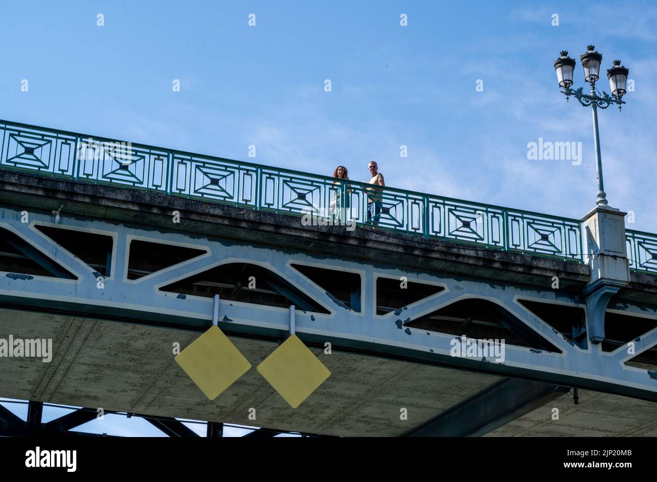 Saint pierre bridge toulouse hi-res stock photography and images - Alamy