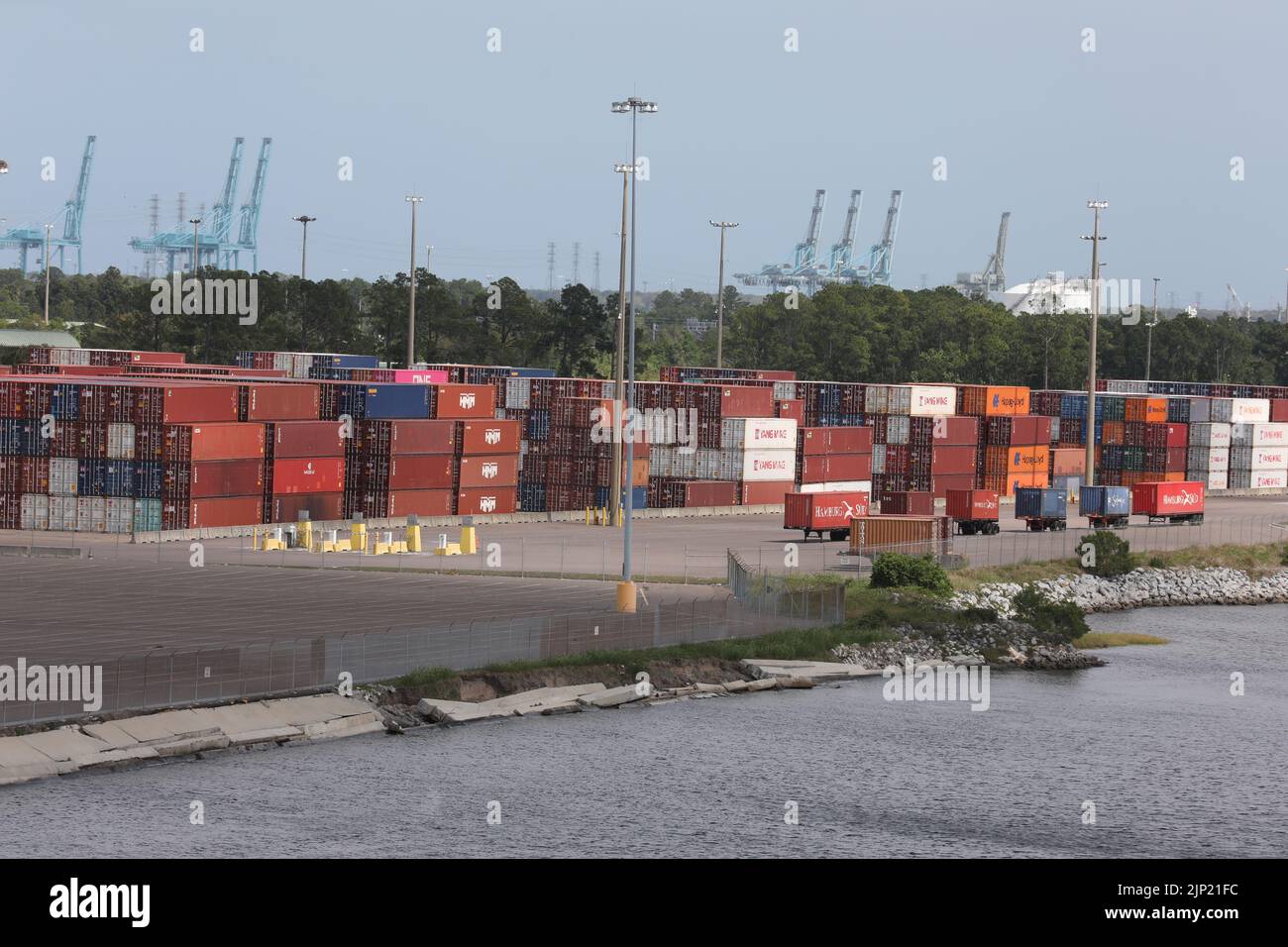 view cargo ship terminal, Unloading crane of cargo ship terminal ...