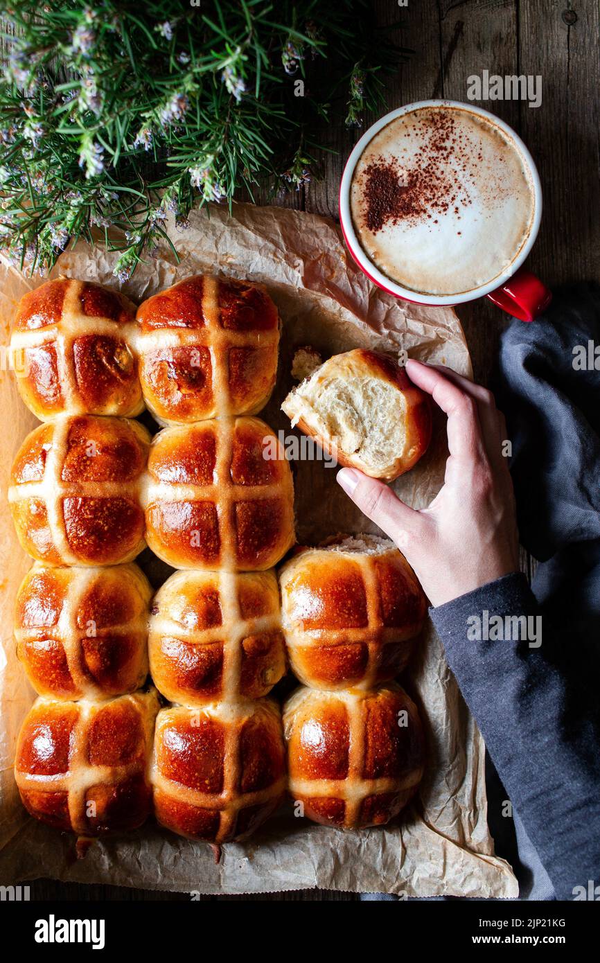 bun, sweet bun, frischgebacken, heißwecke, buns, sweet bread, sweet ...
