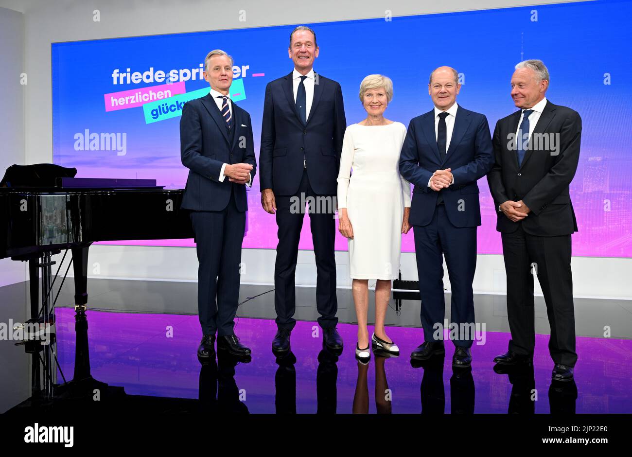 Spd executive officer for the hi-res stock photography and images - Alamy