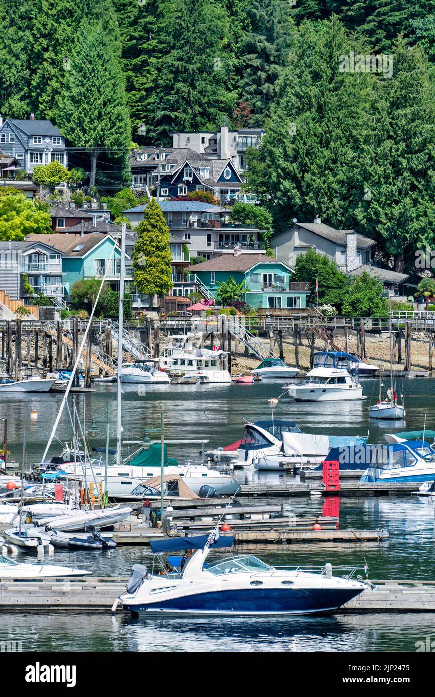 Marine bay overview with residential houses on the shore Stock Photo ...