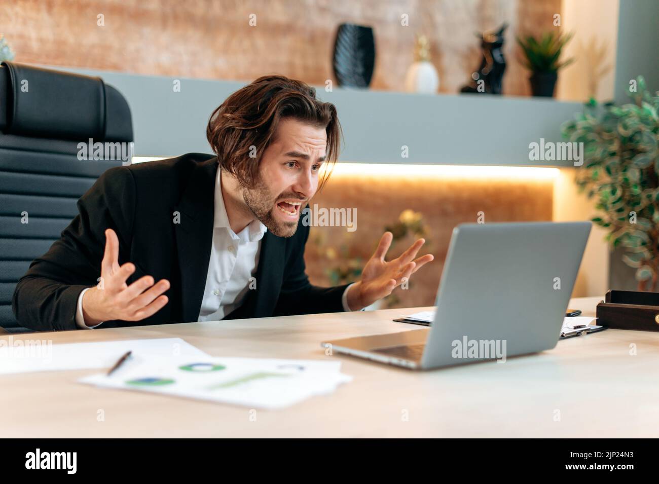 Modern trader hi-res stock photography and images - Alamy