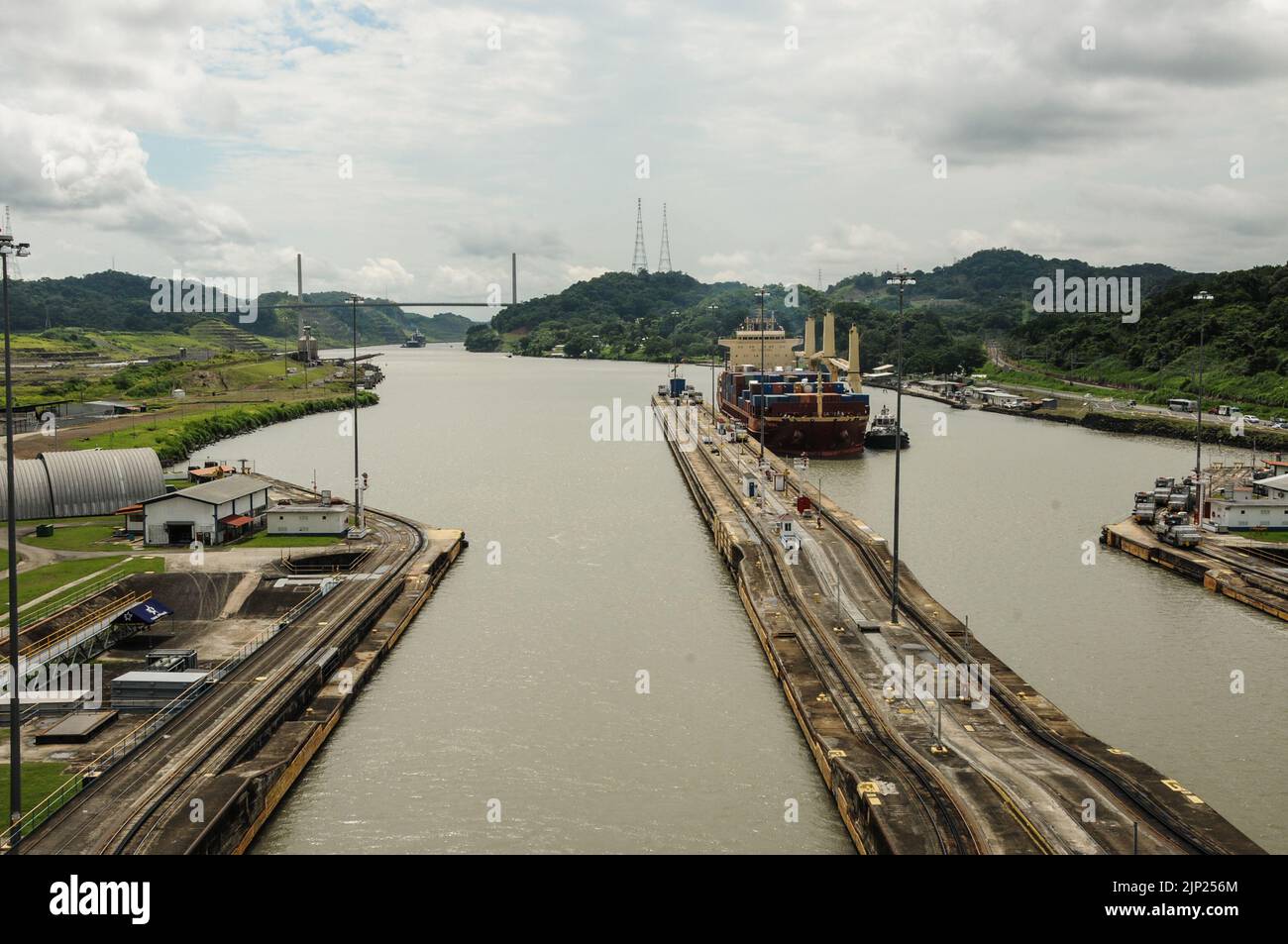 Sea Princess transmitting the Panama Canal Stock Photo - Alamy