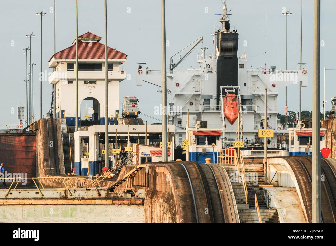 Sea Princess transmitting the Panama Canal Stock Photo - Alamy