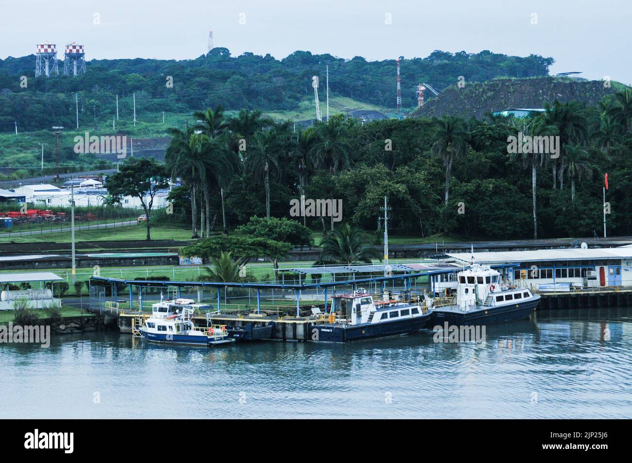 Sea Princess transmitting the Panama Canal Stock Photo - Alamy