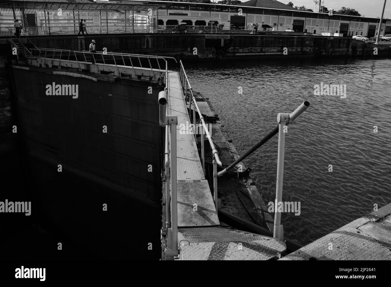 Sea Princess transmitting the Panama Canal Stock Photo - Alamy