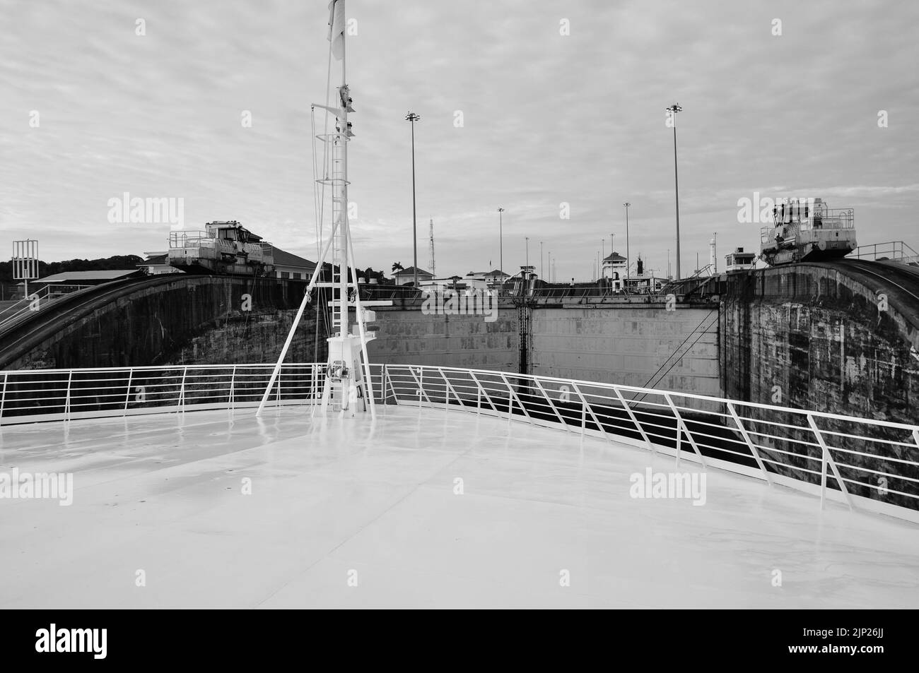 Sea Princess transmitting the Panama Canal Stock Photo - Alamy