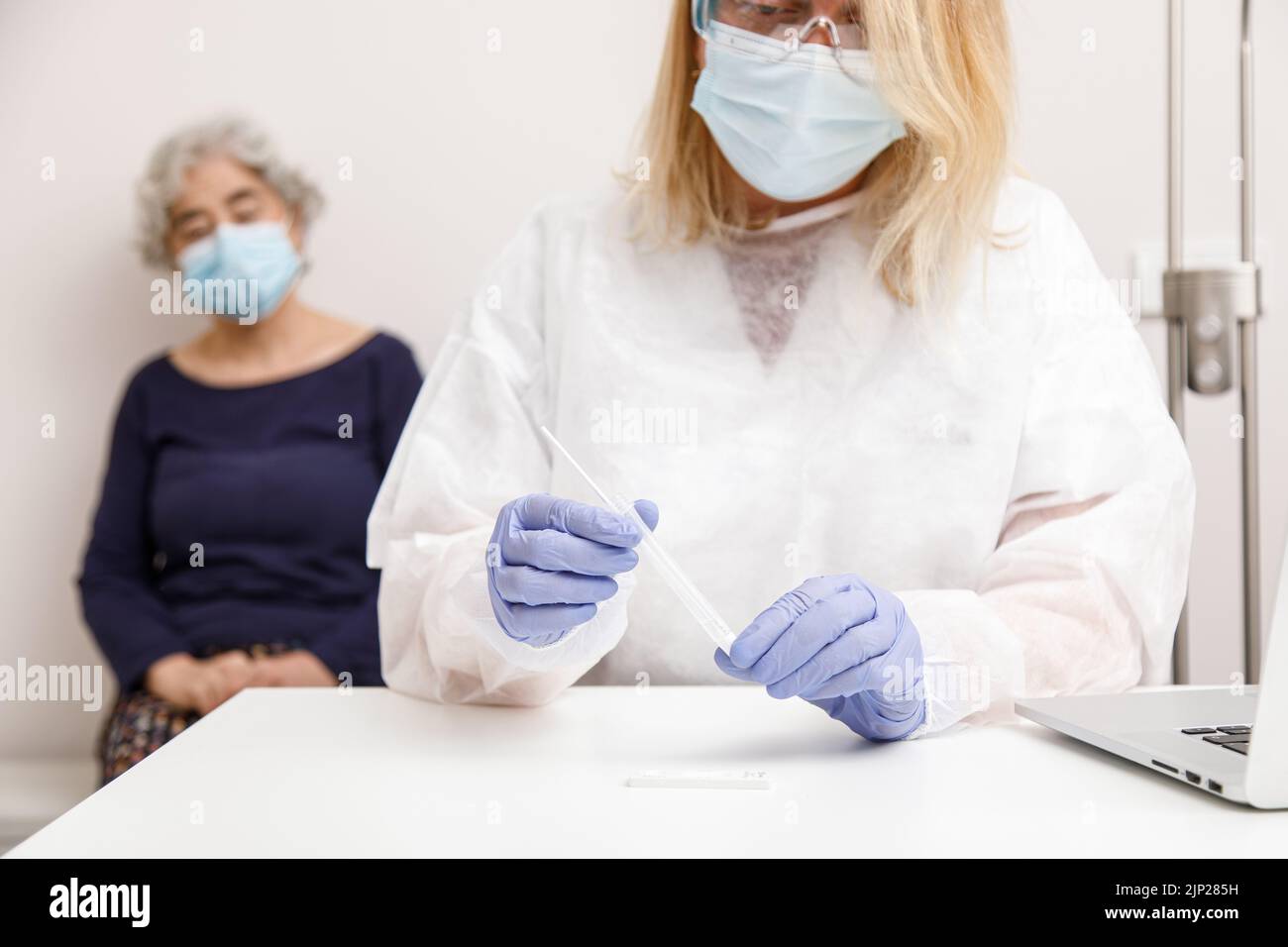 testing, corona test, schnelltest, proofs Stock Photo - Alamy