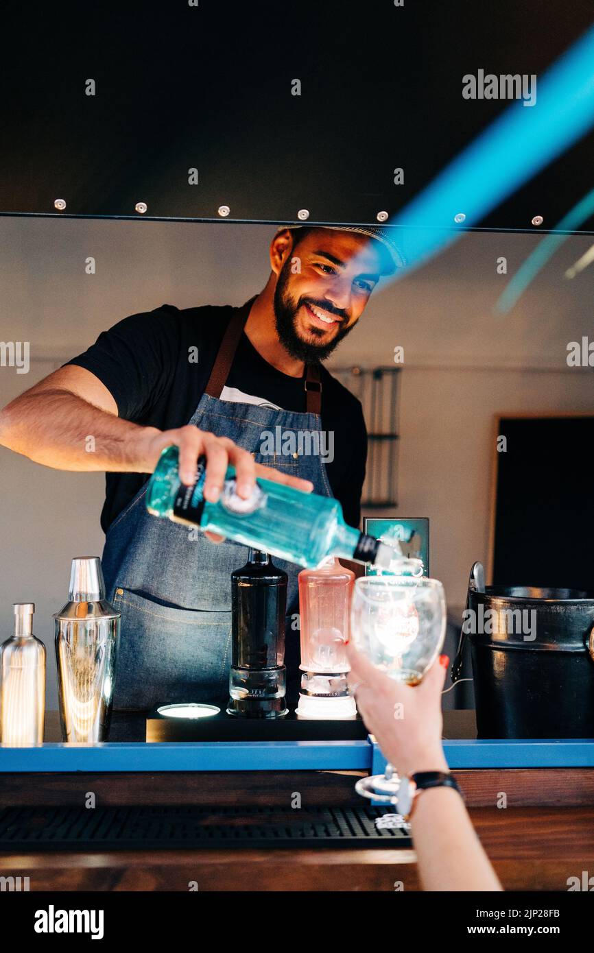 Foodtruck counter hi-res stock photography and images - Alamy