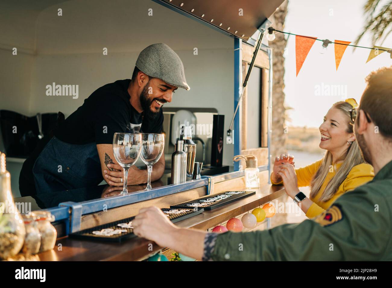 laughing, bartender, guest, foodtruck, imbisswagen, beachparty, laugh ...