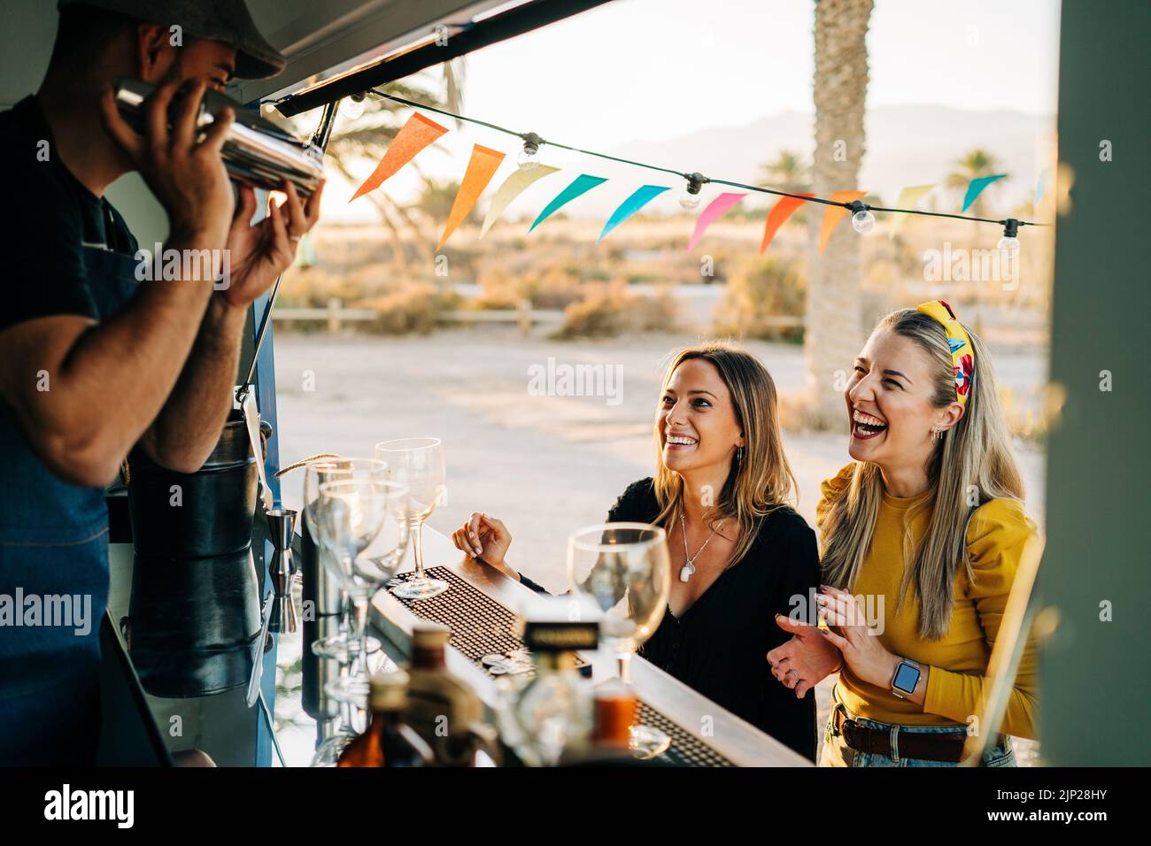 summer, bartender, mixing, guest, foodtruck, imbisswagen, summers ...