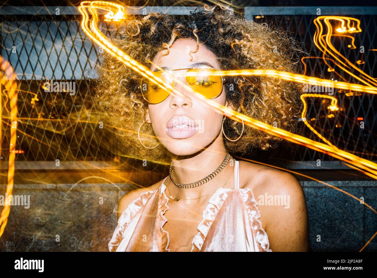 speed light, young woman, nightlife, person of color, speed lights ...