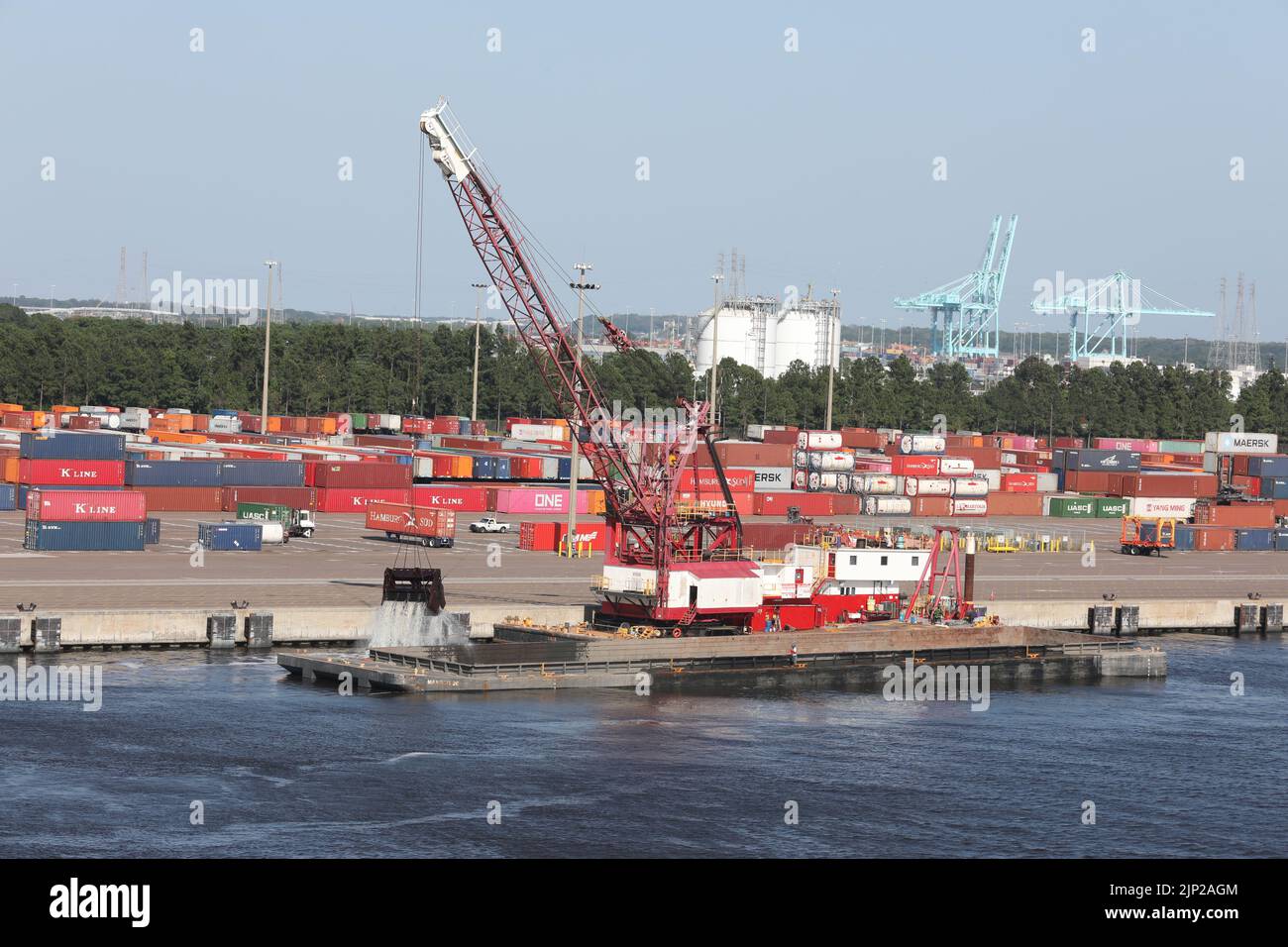 view cargo ship terminal, Unloading crane of cargo ship terminal ...