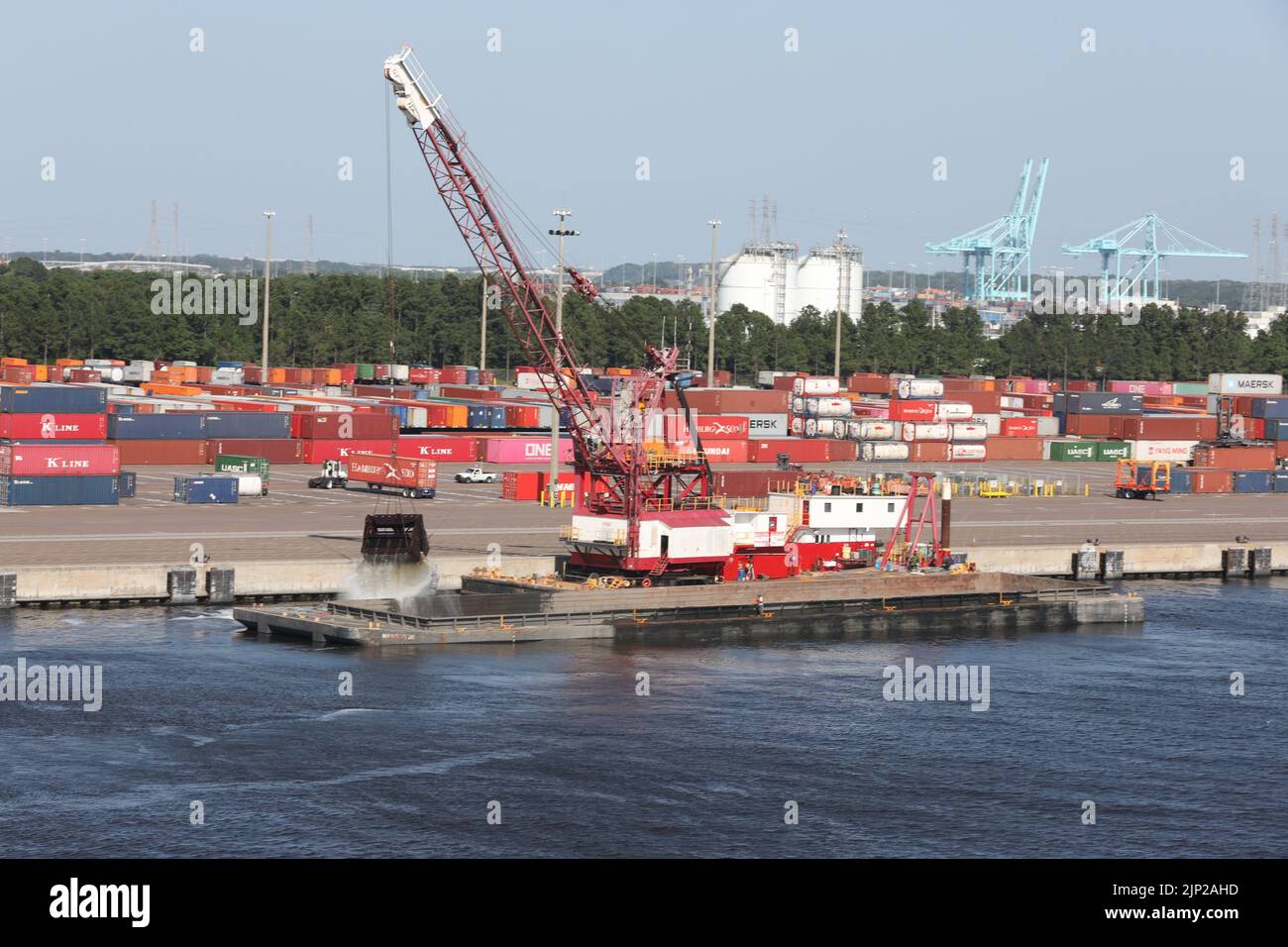 view cargo ship terminal, Unloading crane of cargo ship terminal ...