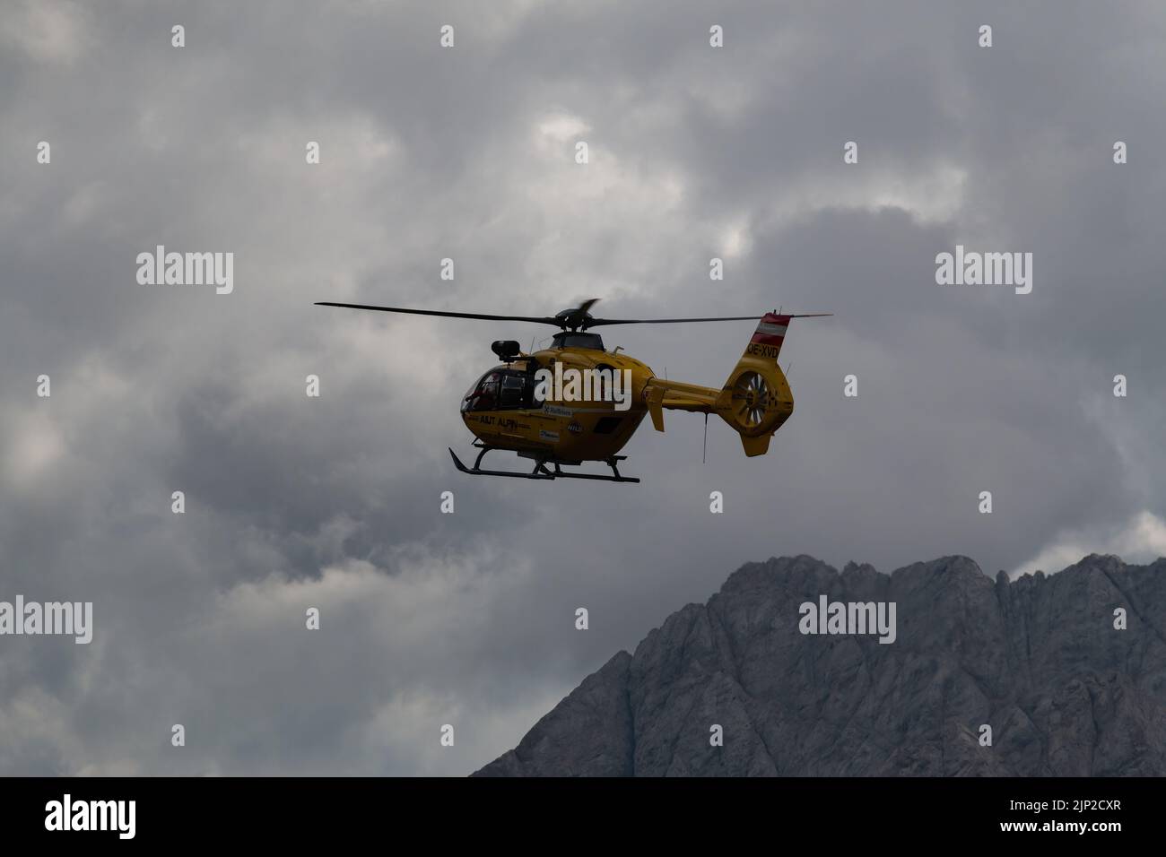 Yellow helicopter flying hi-res stock photography and images - Alamy