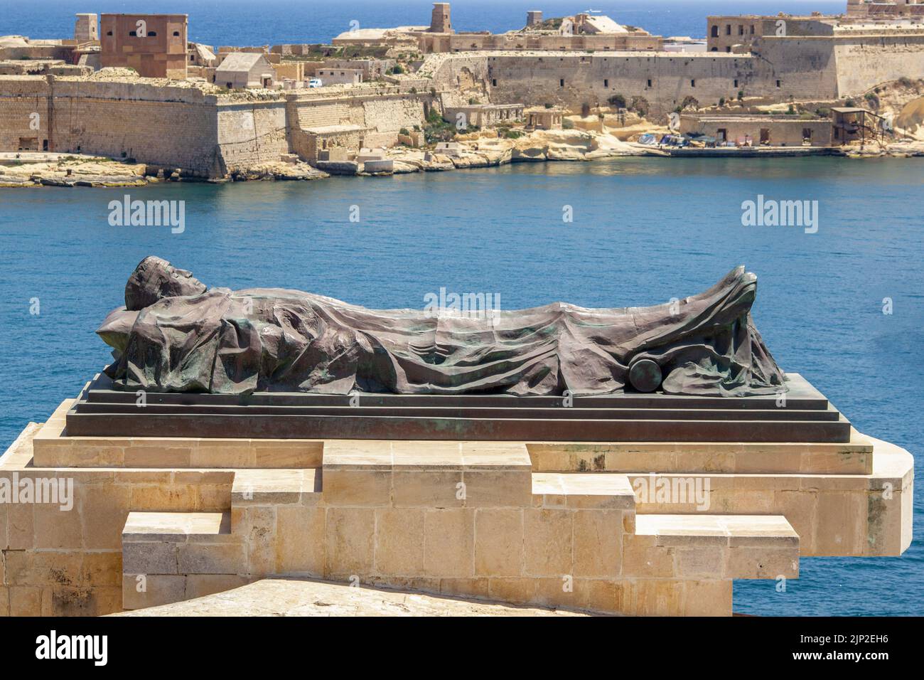 Bronze soldier memorial malta hi-res stock photography and images - Alamy