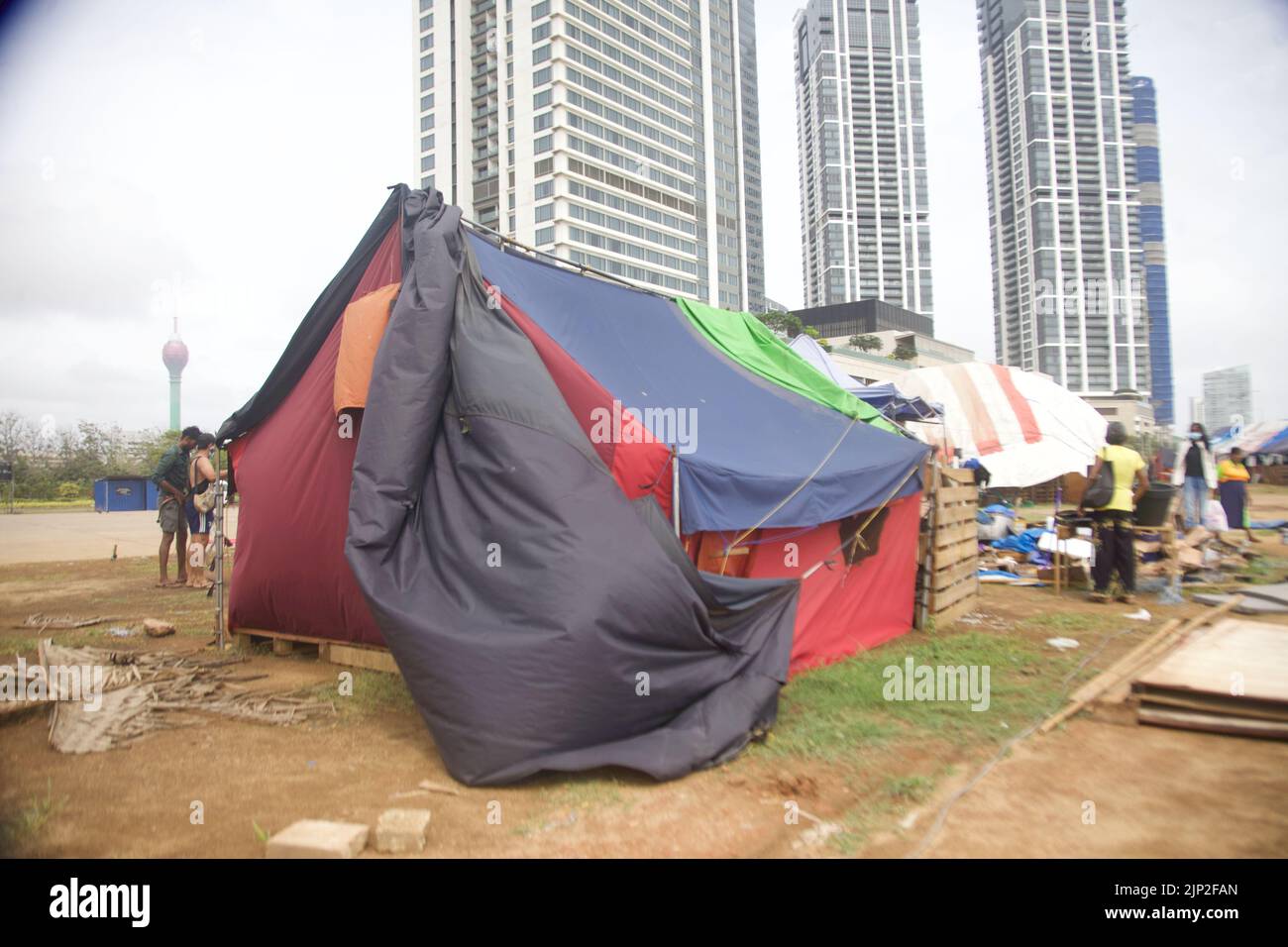 Colombo, Western Province, Sri Lanka. 5th Aug, 2022. Some of the few ...