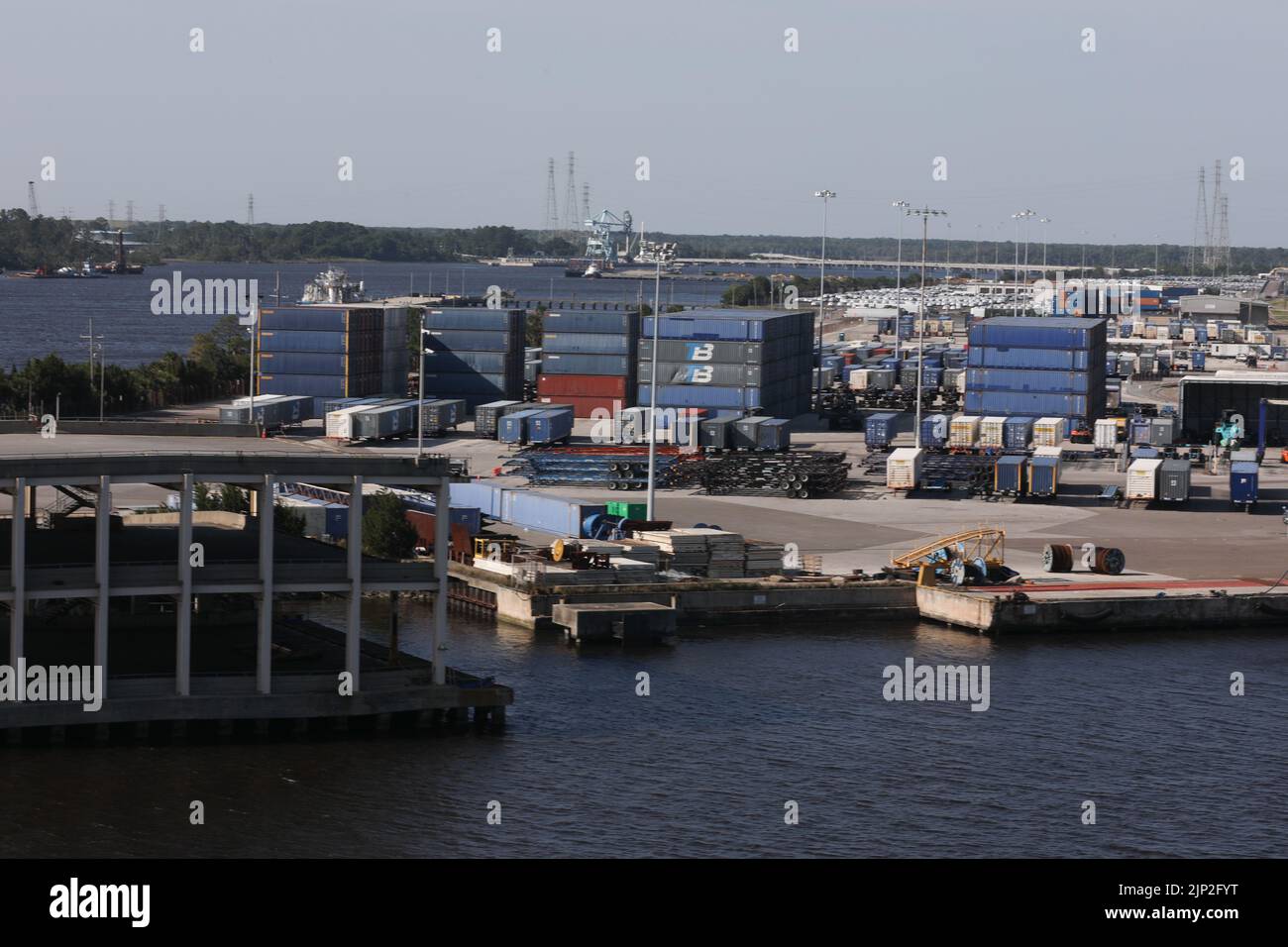 view cargo ship terminal, Unloading crane of cargo ship terminal ...