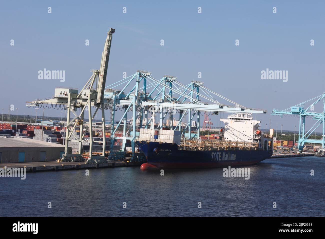 view cargo ship terminal, Unloading crane of cargo ship terminal ...