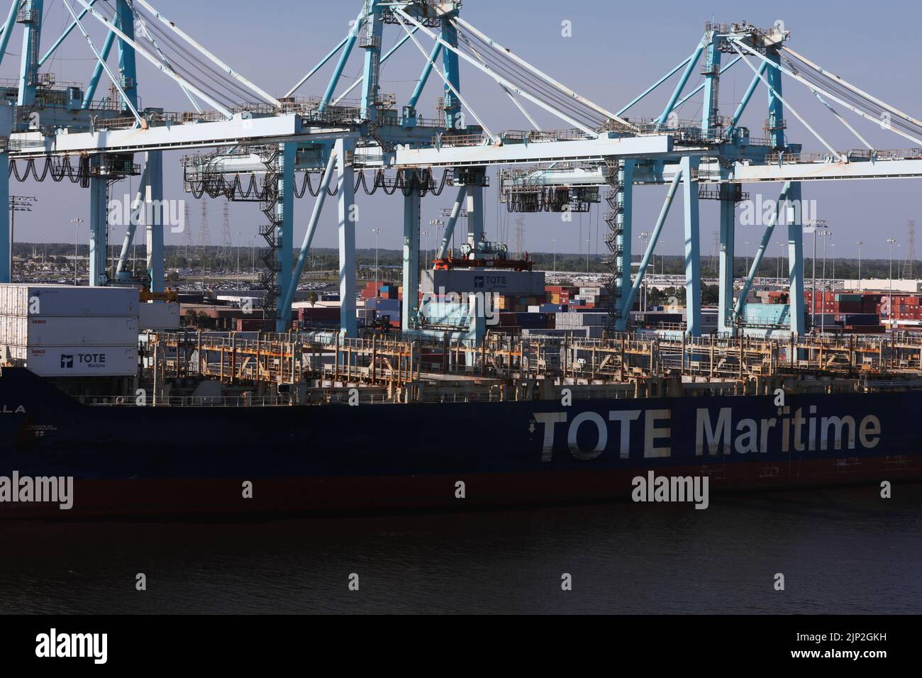 view cargo ship terminal, Unloading crane of cargo ship terminal ...