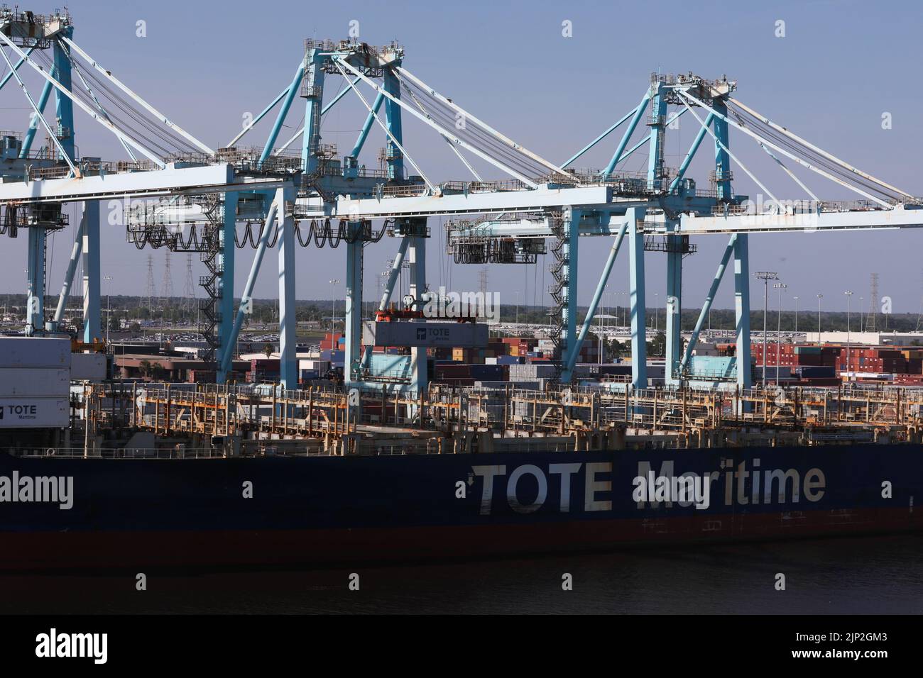view cargo ship terminal, Unloading crane of cargo ship terminal ...