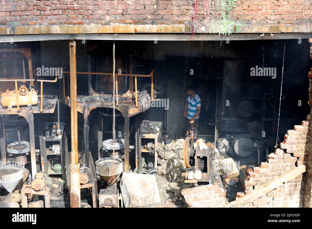 Old Dhaka, Dhaka, Bangladesh. 15th Aug, 2022. At least 6 workers died ...