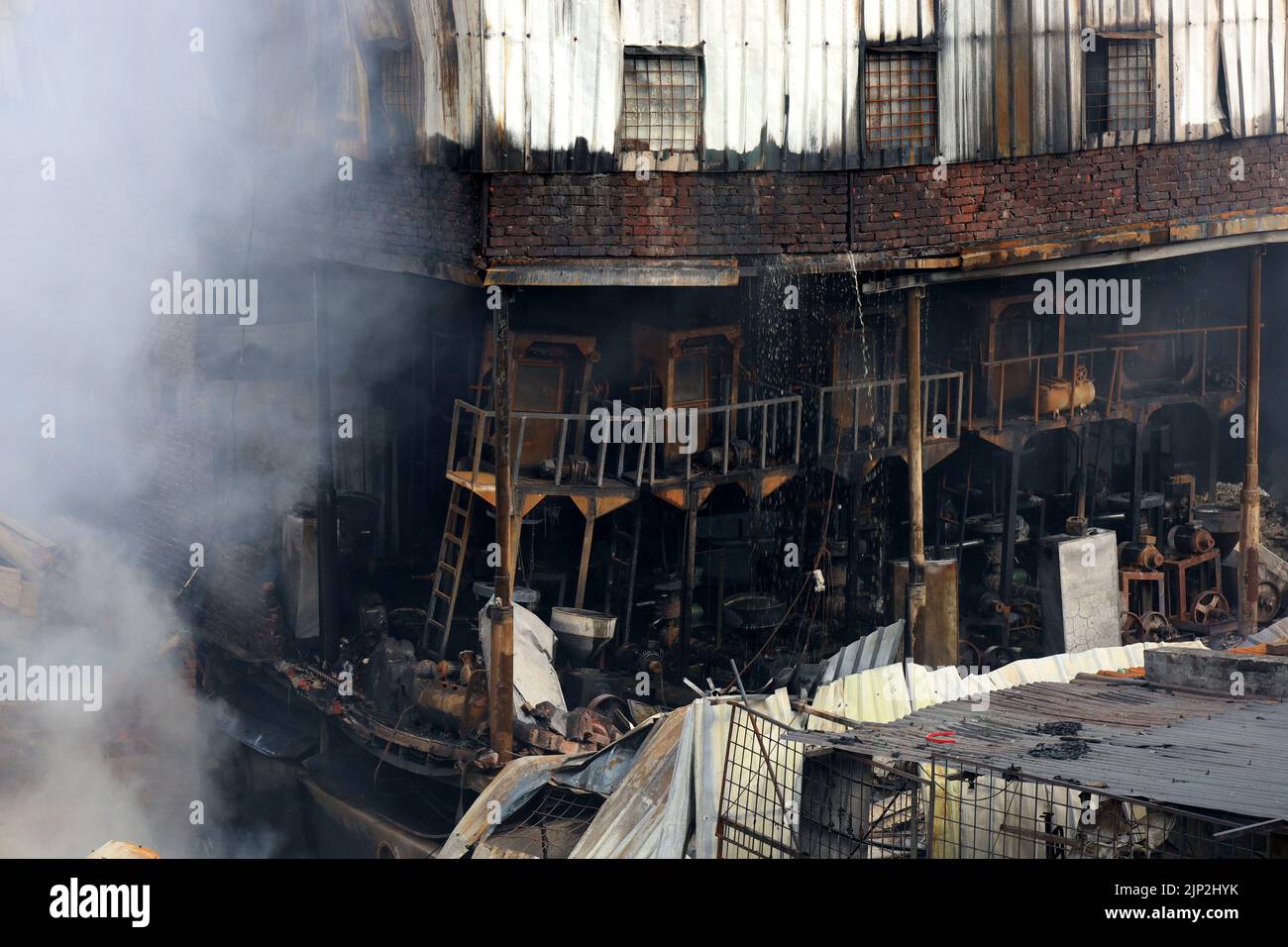 Old Dhaka, Dhaka, Bangladesh. 15th Aug, 2022. At least 6 workers died ...