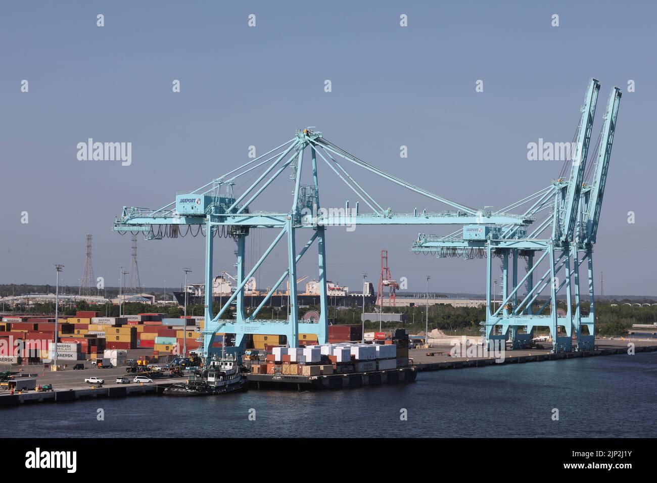 view cargo ship terminal, Unloading crane of cargo ship terminal ...